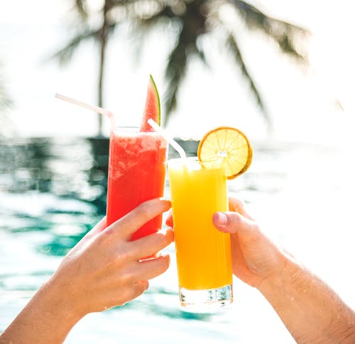 Where to find the best beach drinks in Miami? - Miami Movers For Less